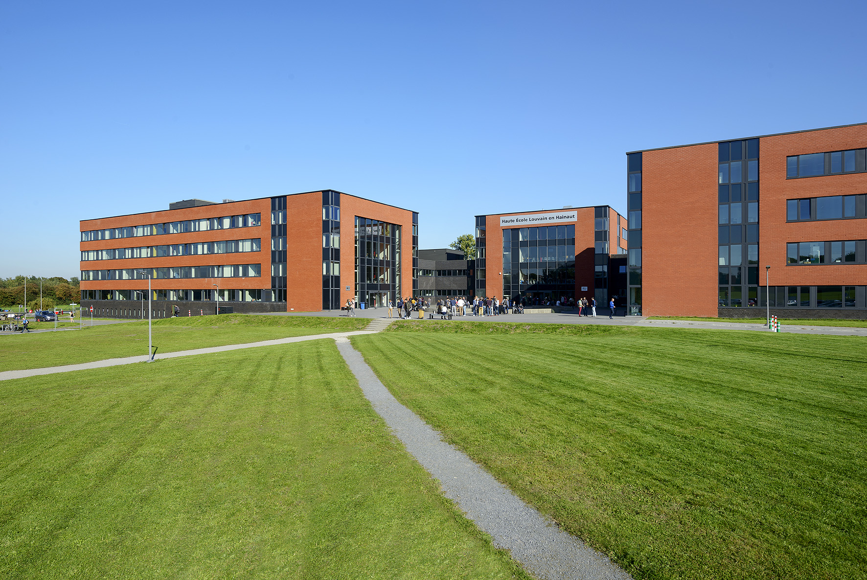 La HELHa évolue avec son temps : elle s'articule désormais autour de 4 ...